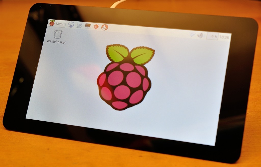 DSI-angled_1500 – RasPi.TV